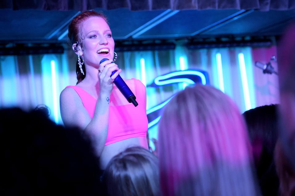 Pop Singer Jess Glynne Scores Her Second Consecutive No. 1 Album In The ...