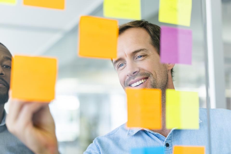 Easily Distracted? How To Better Focus Just By Using Sticky Notes