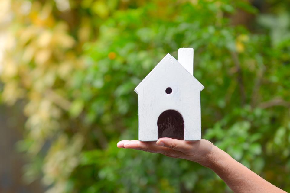 Are You Dealing With A Slumlord? Five Signs To Watch For