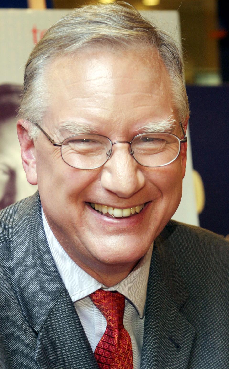 Tom Peters' Incredibly Practical and Ingenious Tip For Improving Cross ...