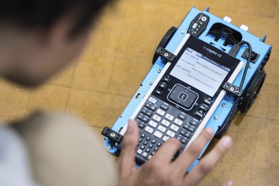 Texas Instruments Q4 Preview: Cooling Semiconductor Demand Could Impact ...