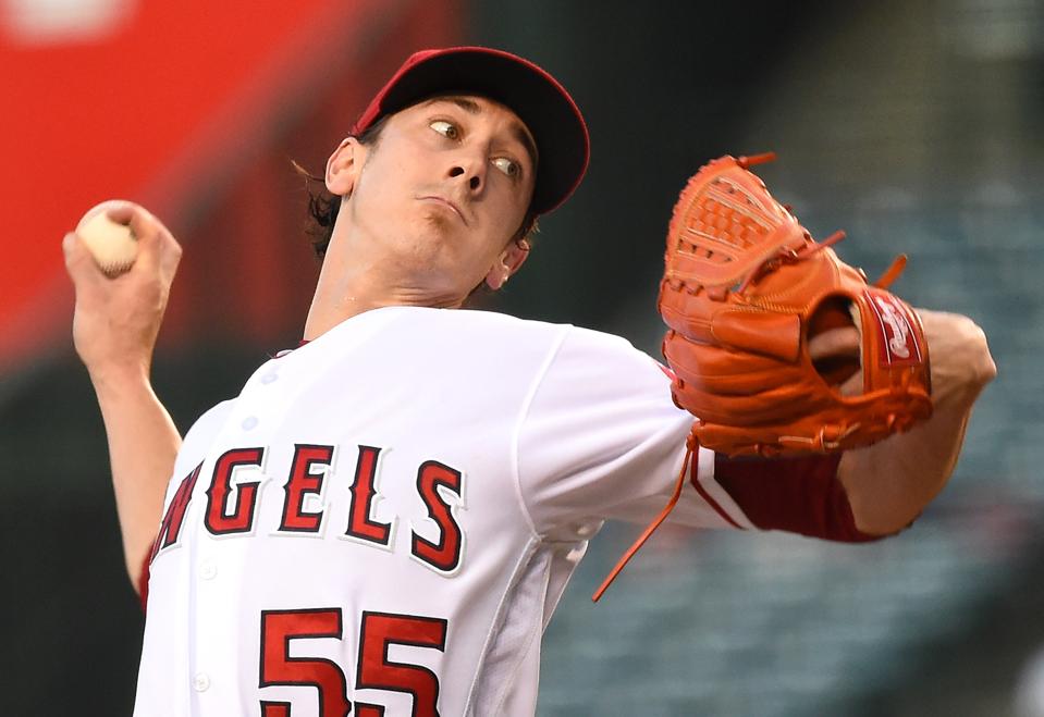 Desperate Times Call For Tim Lincecum Measures As Rangers Reportedly ...