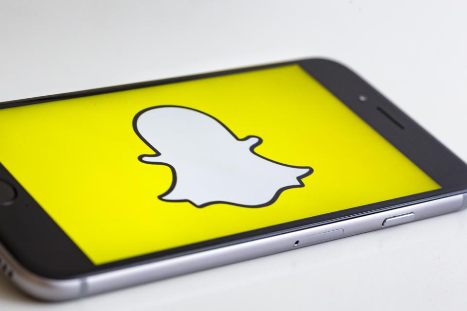 How Snapchat Gained Success By Going Viral At High Schools Across Los ...