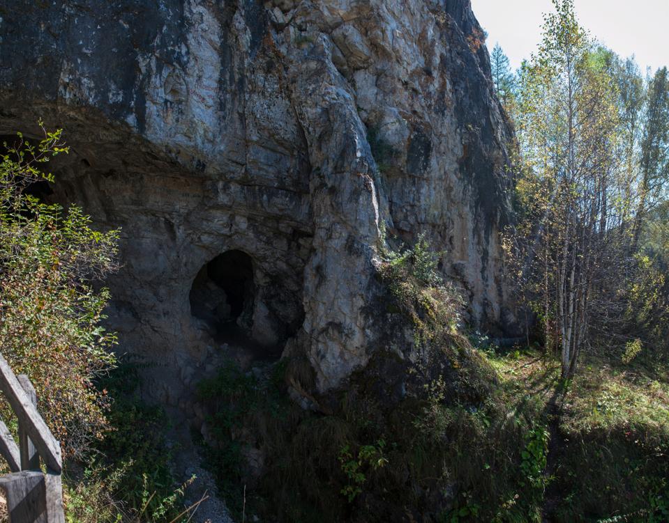 New Dates Reveal Which Ancient Hominins Were Living In Denisova Cave ...