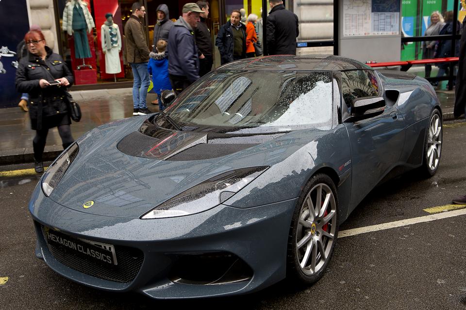 Lotus Plans to Deliver An SUV By 2022