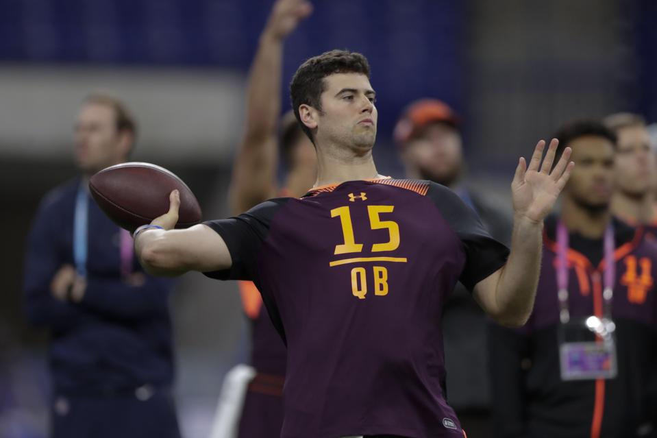 Will Jarrett Stidham Follow Tom Brady As New England Patriots' Starting ...