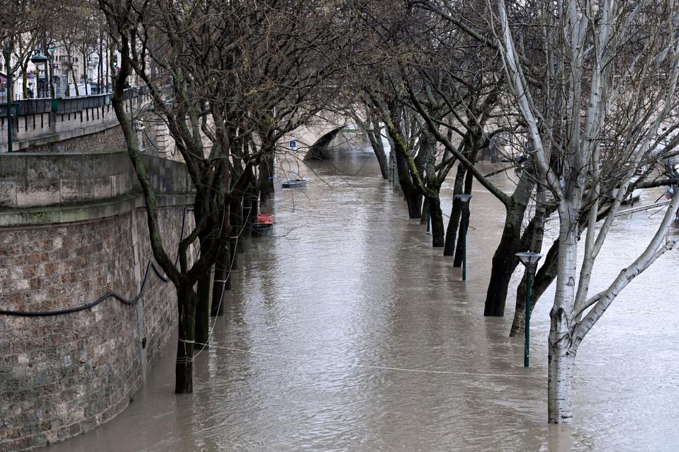 Paris Floods: River Seine Overflowing And Continues To Rise