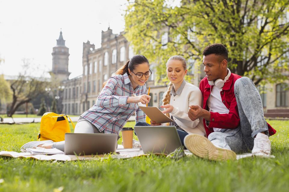 Five Keys To A Successful First Year In College: Complete College ...