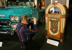 Top 10 Classic Cars Of Rock 'n' Roll