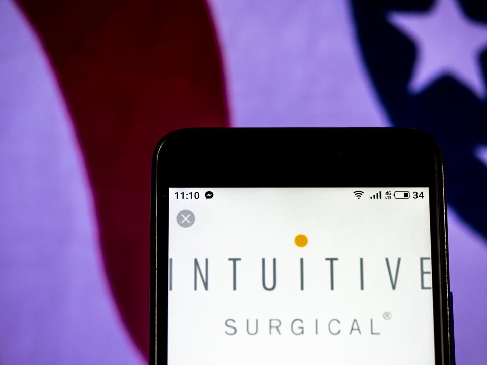 What’s The Upside For Intuitive Surgical’s Stock?