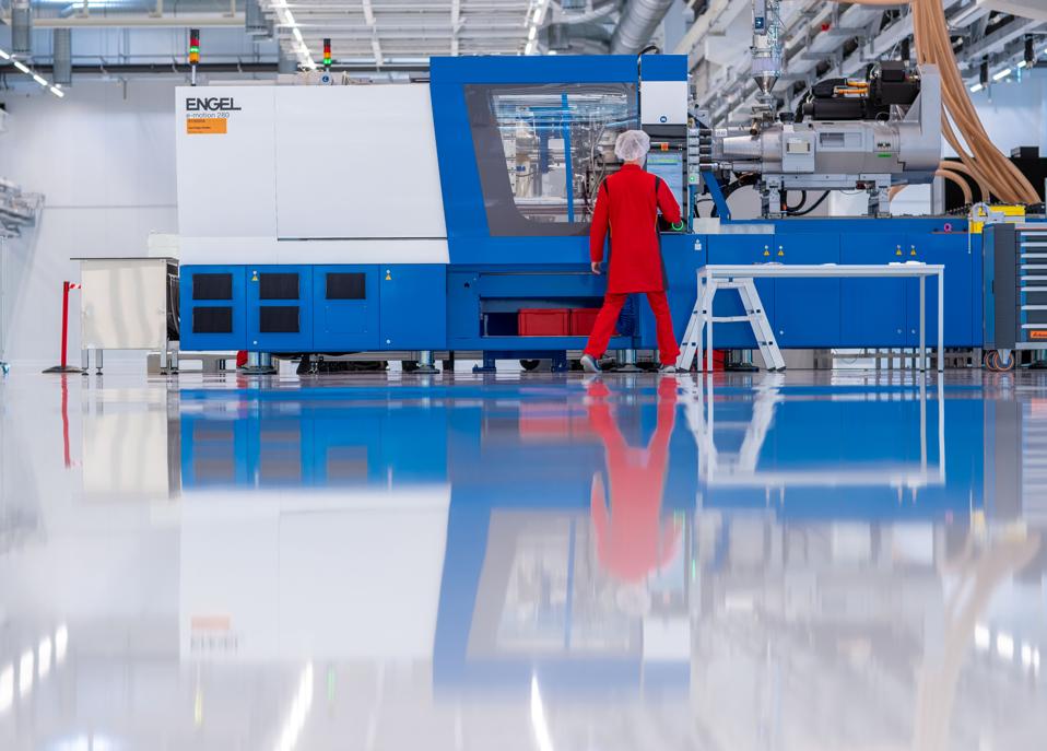 It Might Be Difficult For GM And Tesla To Manufacture Ventilators Quickly