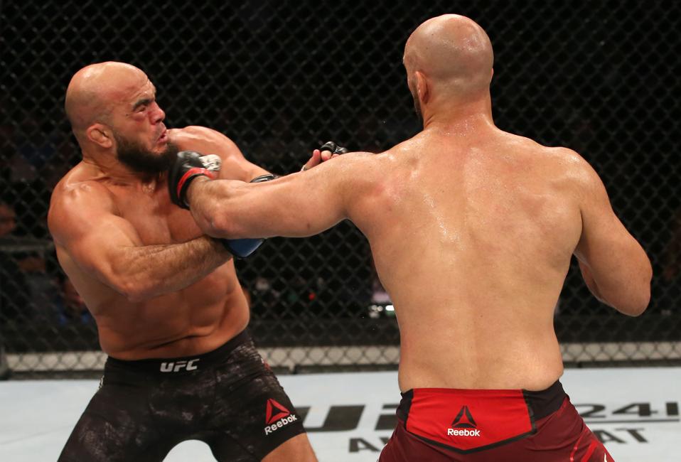 This Week In The UFC: Derrick Lewis’ Next Fight Looks Like An Easy Path ...