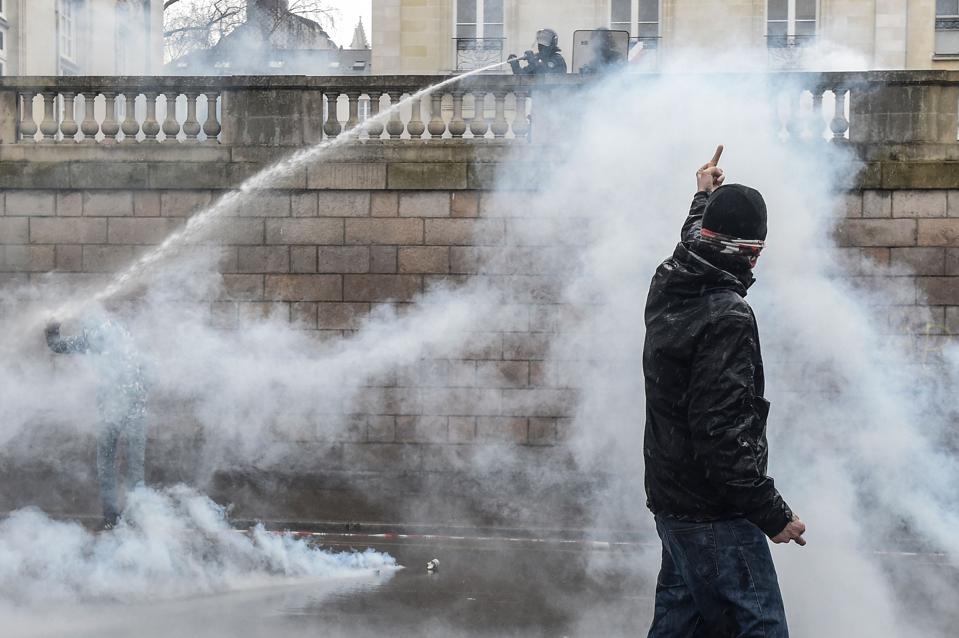 France Suffers As Longest Strike Movement Since 1968 Reaches 36th Day
