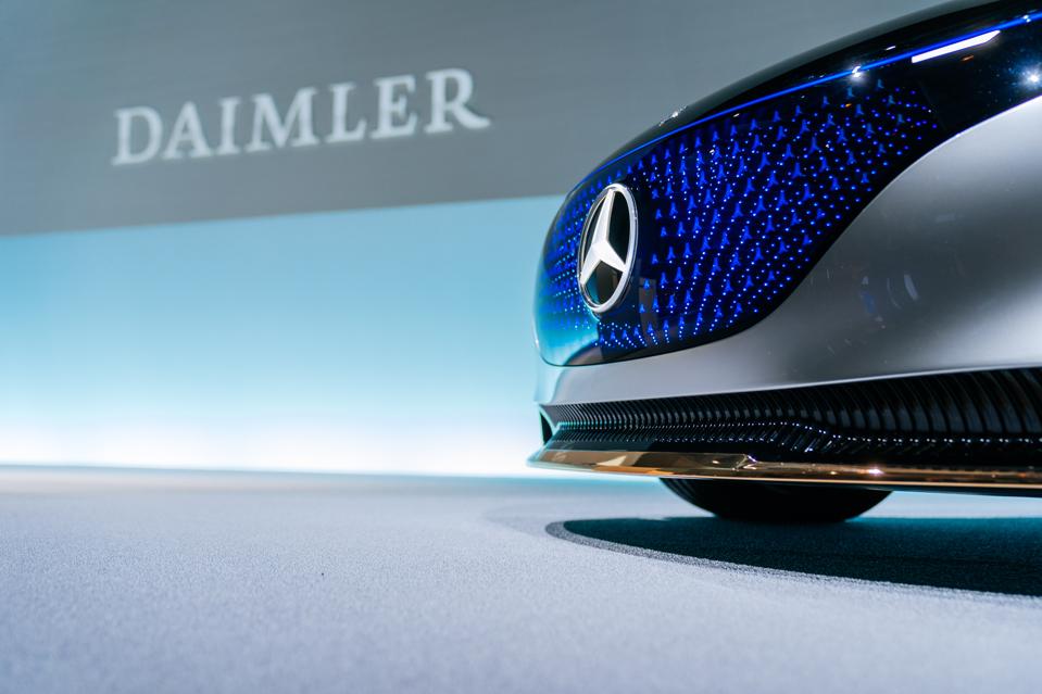Daimler CFO Harald Wilhelm To Also Steer Mercedes-Benz As German ...