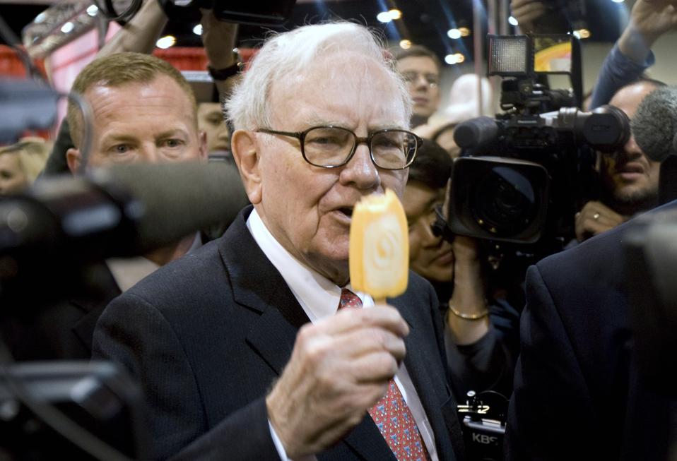 Why Is Warren Buffett Taking A Flyer On The Airlines He's Long Ridiculed?