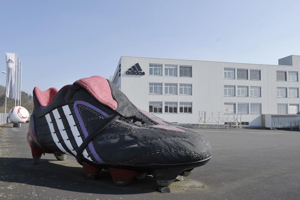 Robot Revolution: Sportswear Giant Adidas Brings Jobs Back Home, But ...
