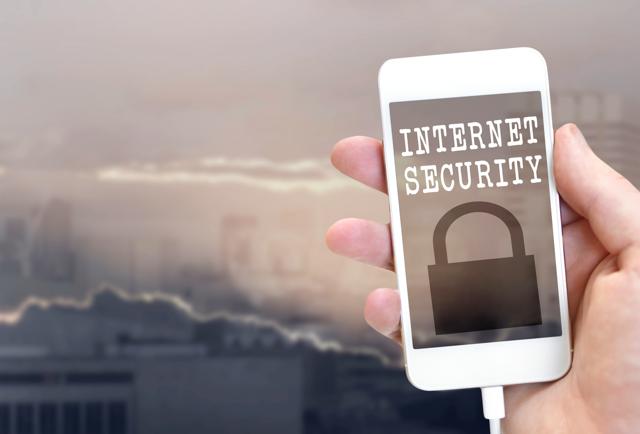 Hackers Are Threatening To Wipe Hundreds Of Millions Of iPhones: How To ...