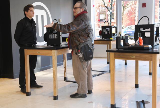 3D Printers Popping Up In Retail Stores