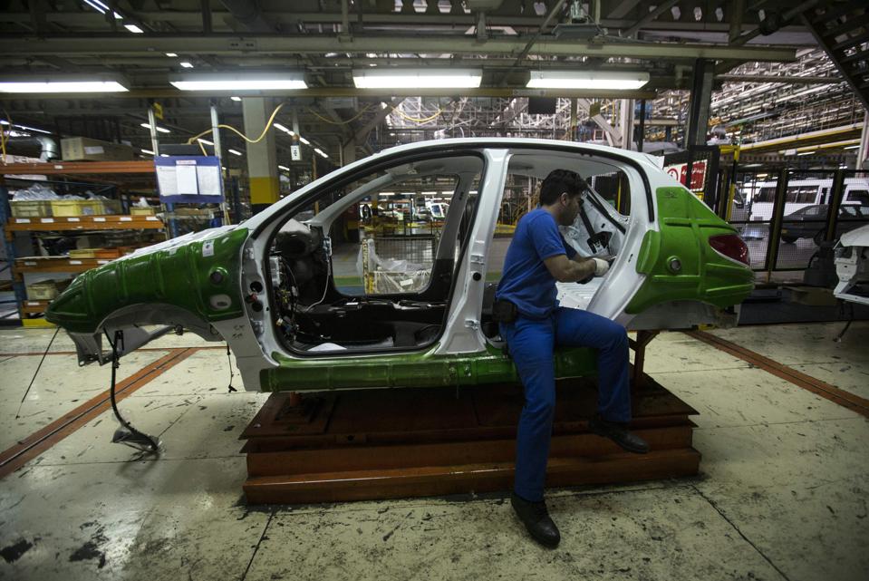 Iran’s Auto Industry In Crisis Following Arrest Of Senior Executives