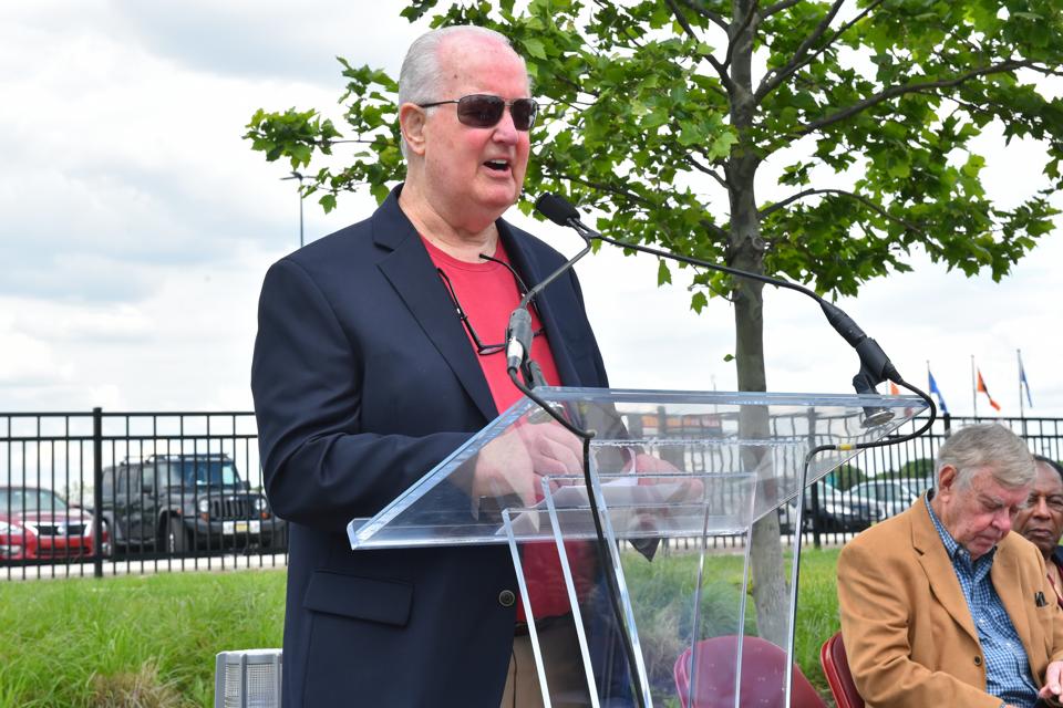 Former GM Pat Williams Left An Impression On The 76ers As A Promoter ...