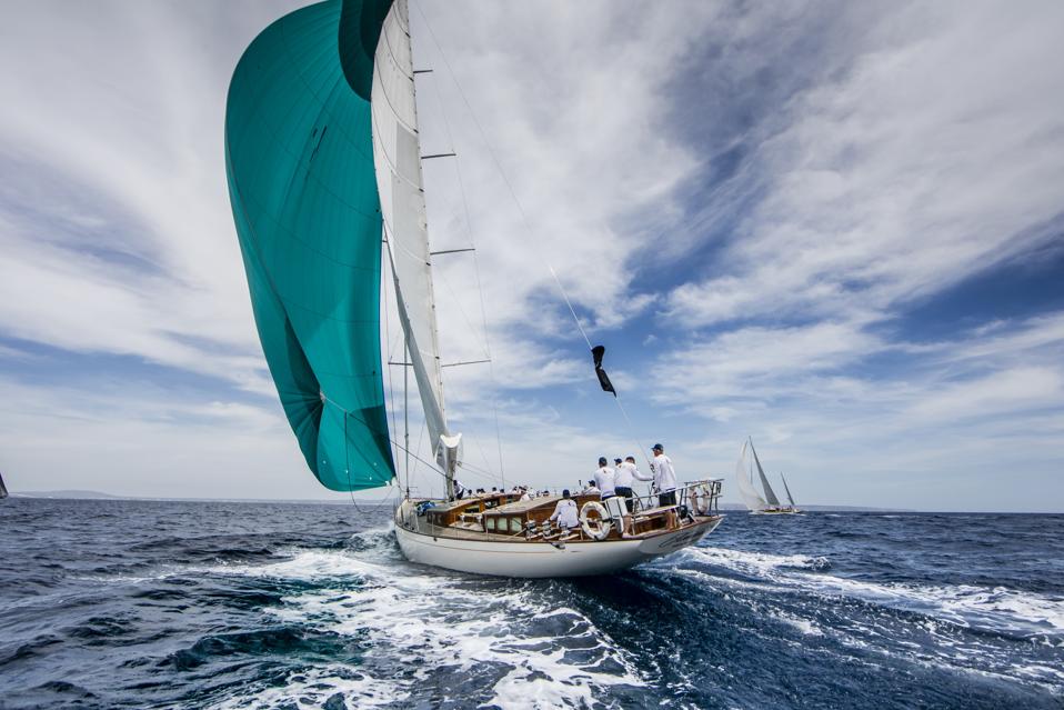 Billionaire Bucket List: Everyone Wins When Superyacht Owners Gather To ...