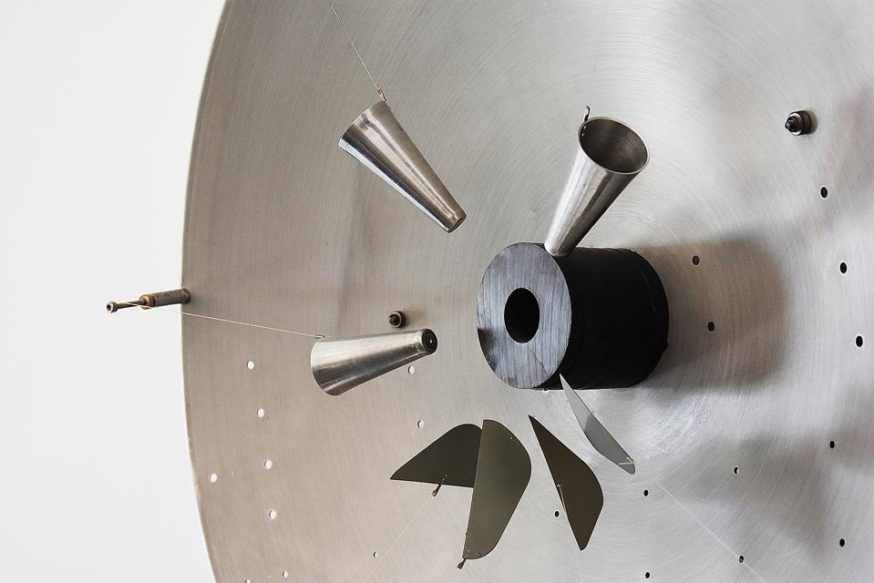 This Tate Modern Exhibit Shows How The Exalted Greek Artist Takis ...