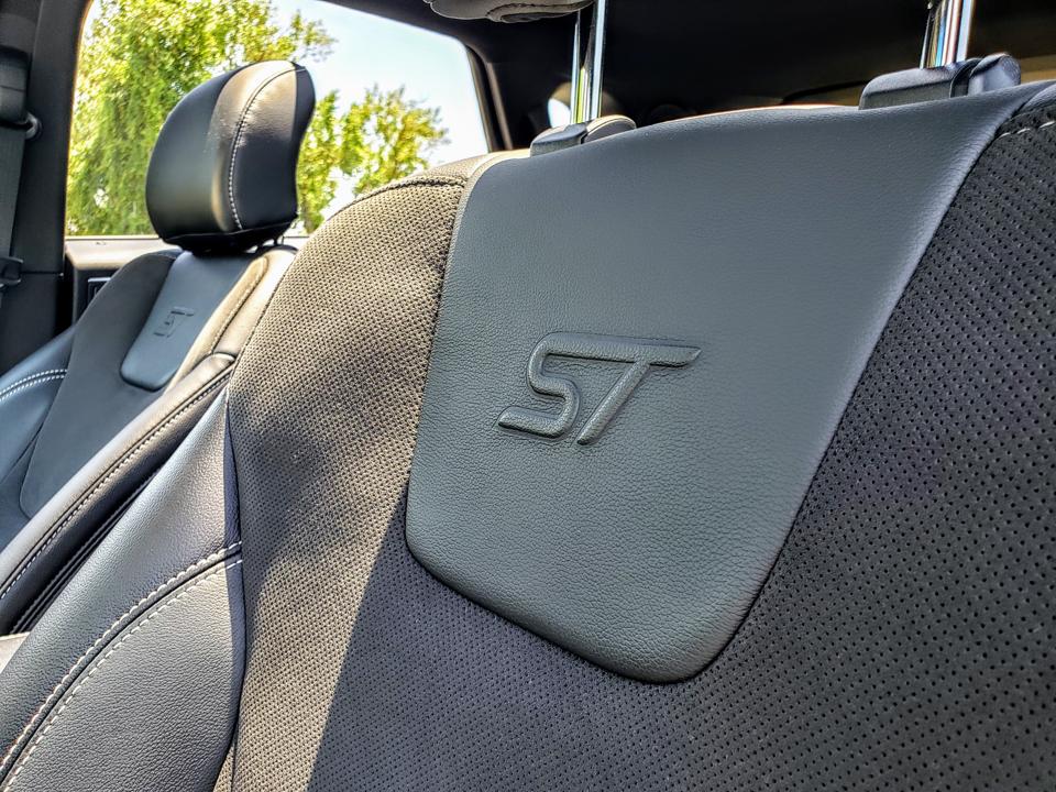 2019 Ford Edge ST - Three Things That Make It Cool