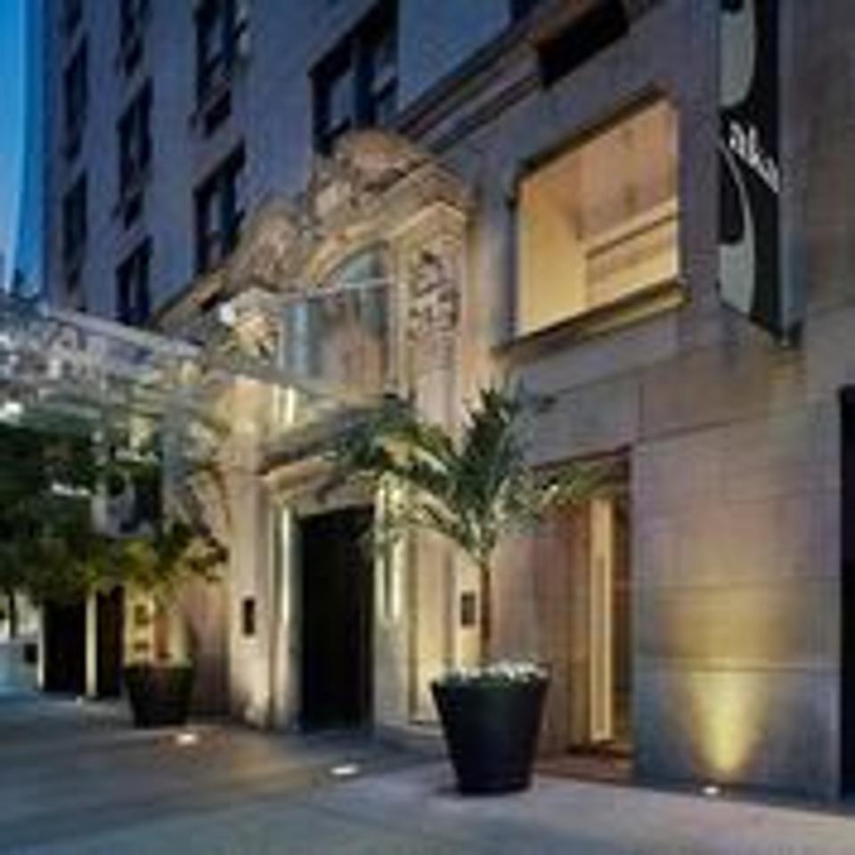 At AKA Hotel Residences, Travelers Live Like Sophisticated Locals