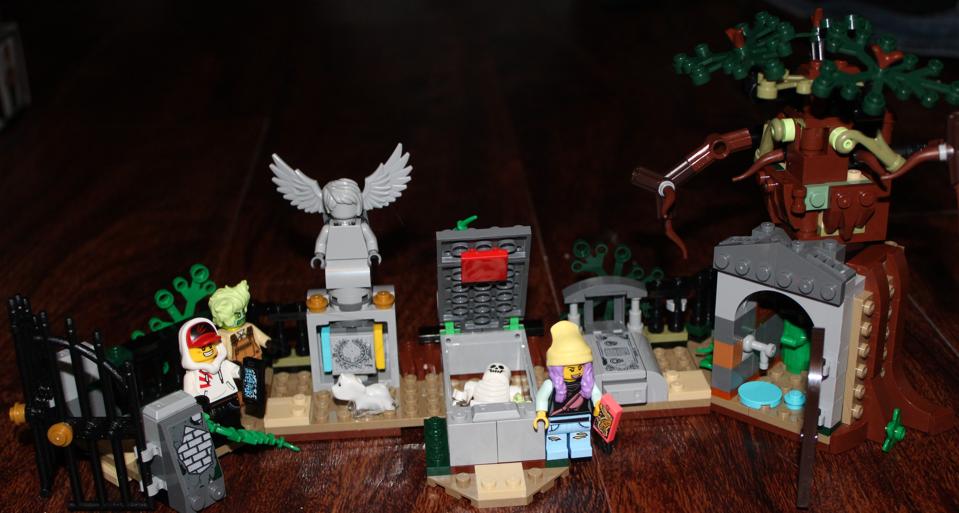 Review: LEGO Hidden Side Busts Some App-Activated Ghosts
