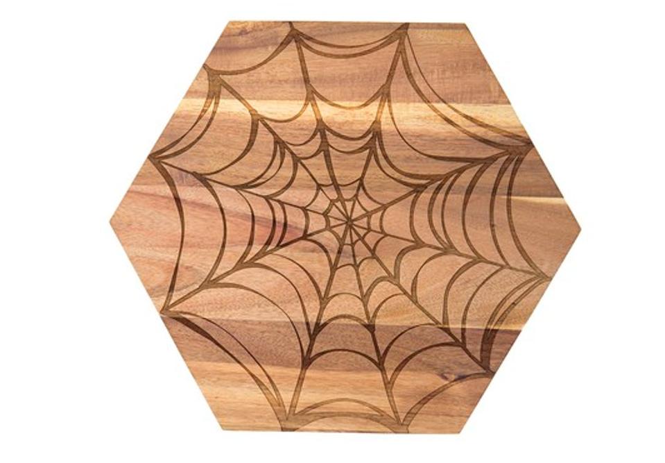 Host a Halloween Dinner: Decorate Your Tabletop For a Perfect Fall Party