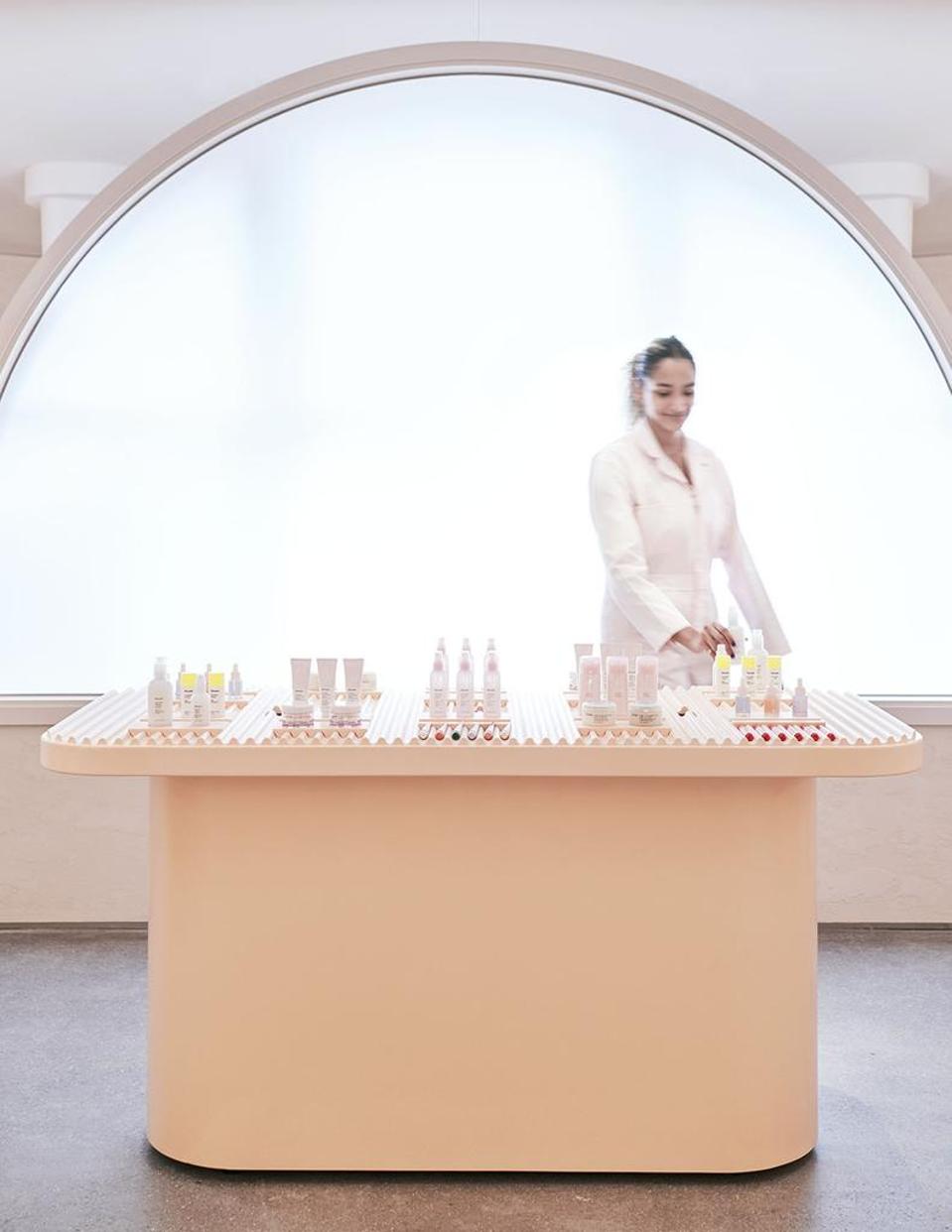 How Glossier’s New Employee Program Gathers Rich Customer Insight