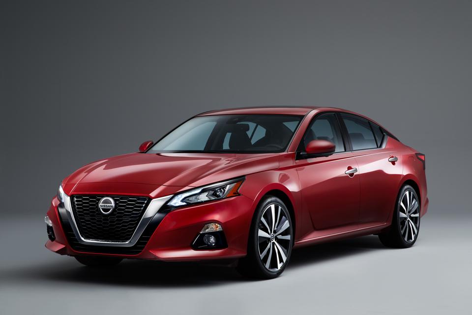 2020 Nissan Altima 2.5 SR AWD Test Drive And Review: Swinging Away