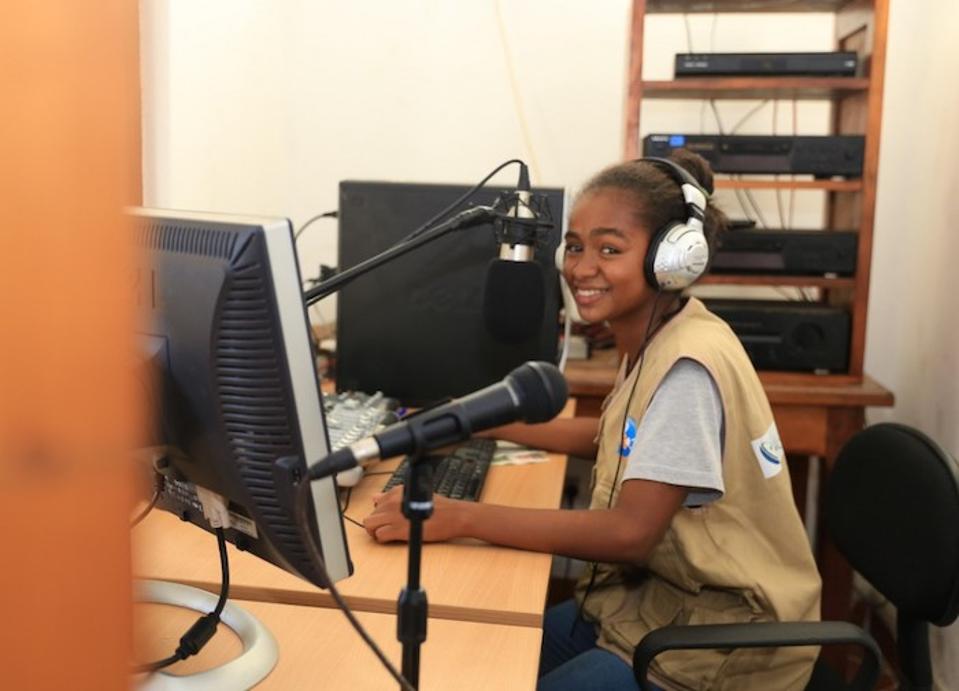 Teen Reporters In Madagascar Reshape Their Community