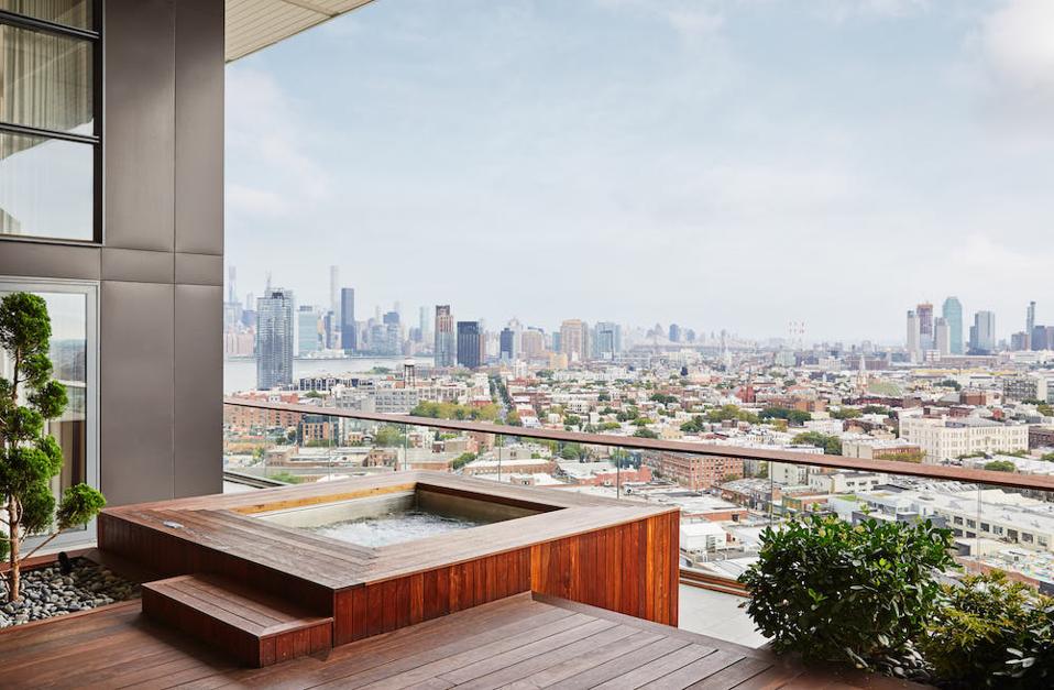 Go Big For Valentine’s Day: Three Baller Romantic Stays At William Vale