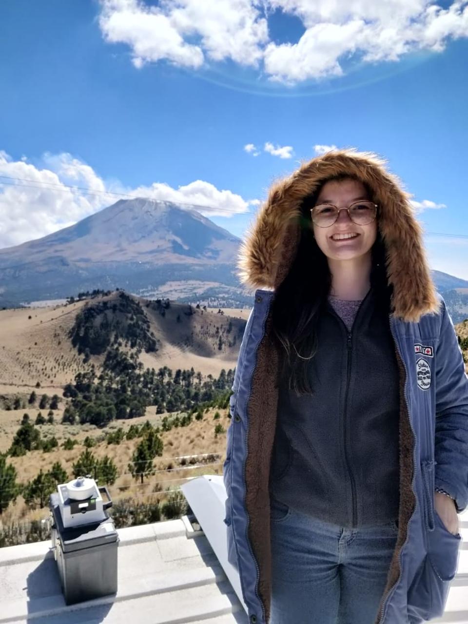 Why Does This Colombian Have Her Head In The Clouds? For Science!