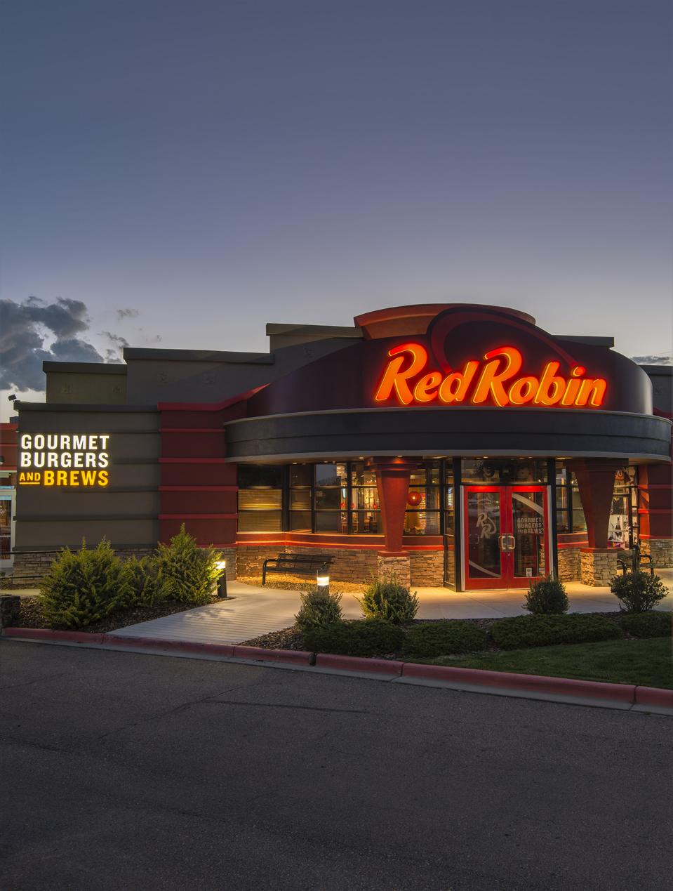 Why Red Robin Burger Chain And Donatos Pizza Chain Forged A Partnership