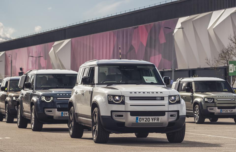 The 2020 Land Rover Defender Is Becoming The Workhorse It Was Always ...
