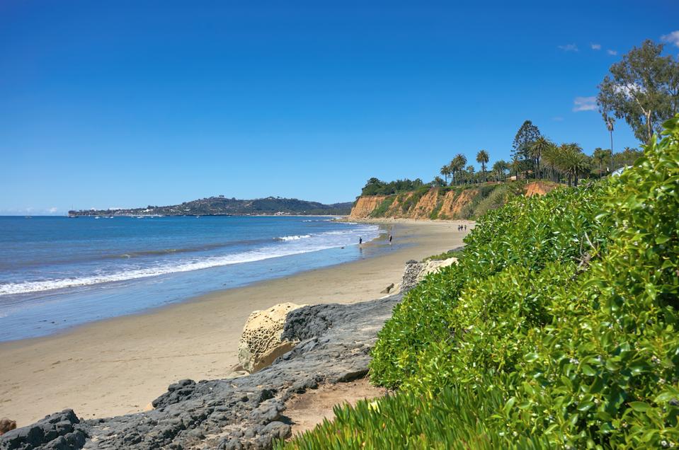 Montecito Estate With Infinity Pool And Rooftop Deck Lists For $25 ...