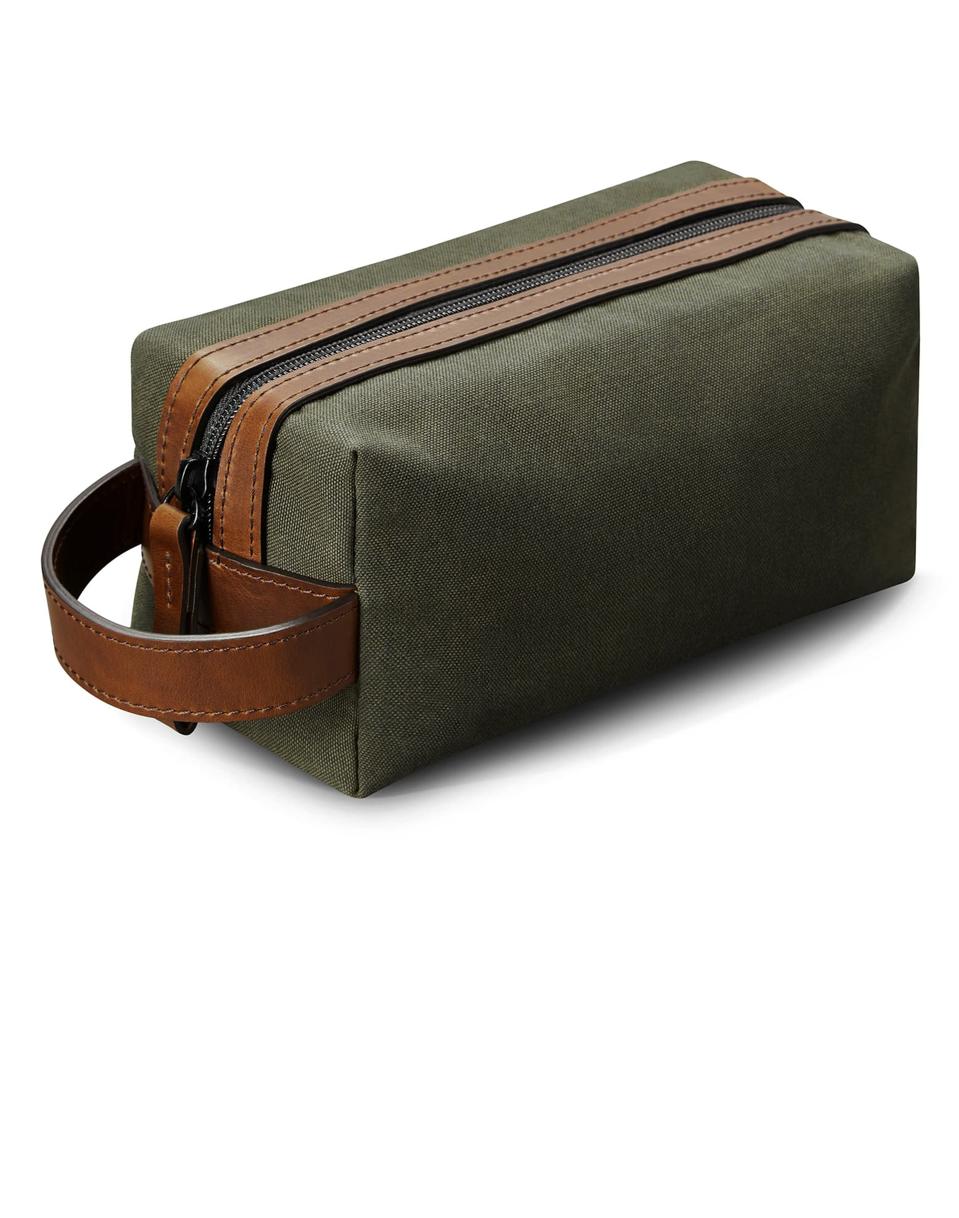 Totes Brand Toiletry Bag Lineartdrawingspeoplewithcolor Totes Brand Toiletry Bag Lineartdrawingspeoplewithcolor