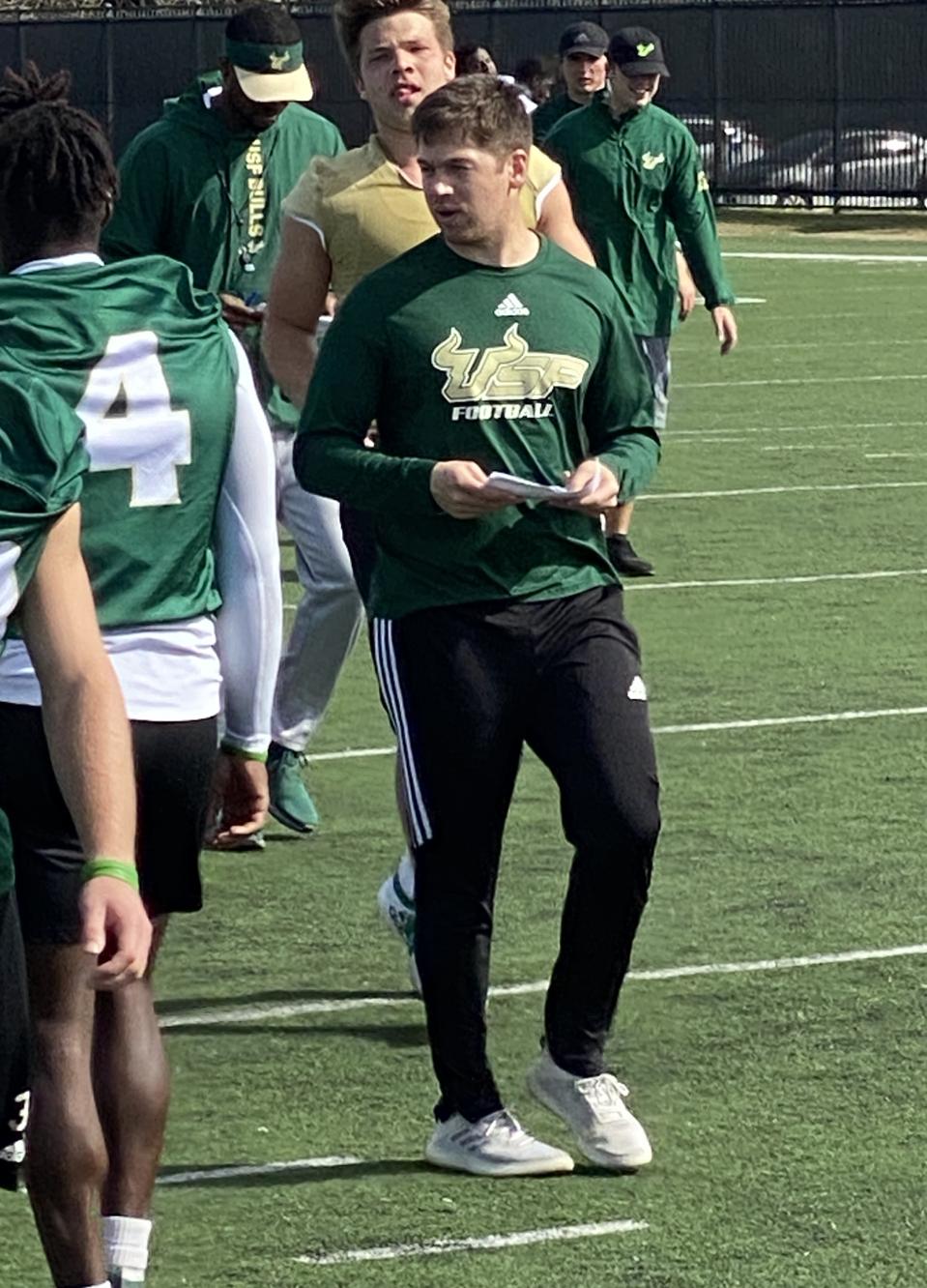 Learning From Many Outstanding Coaches Has Helped Charlie Weis Jr. Make ...