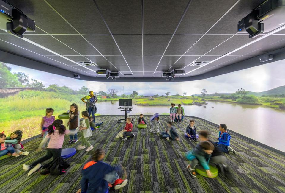 This Is How Immersive Technology Can Transform The Traditional School ...