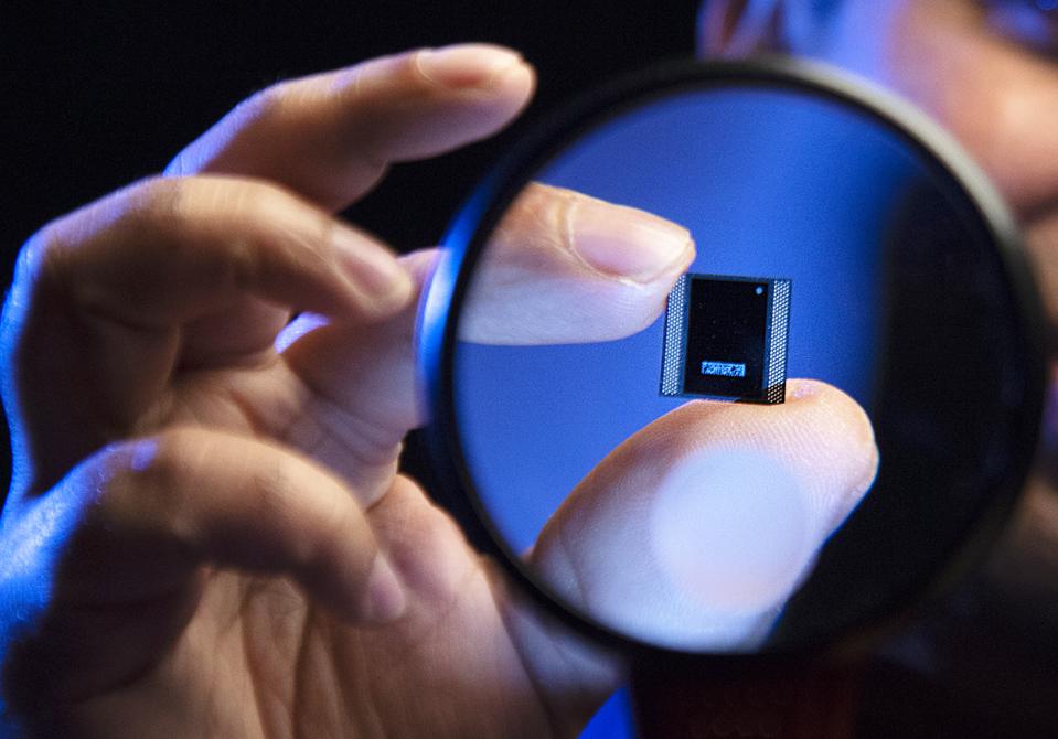 Intel Launches Tiny, Hybrid Processors To Enable Next-Gen, Ultra ...