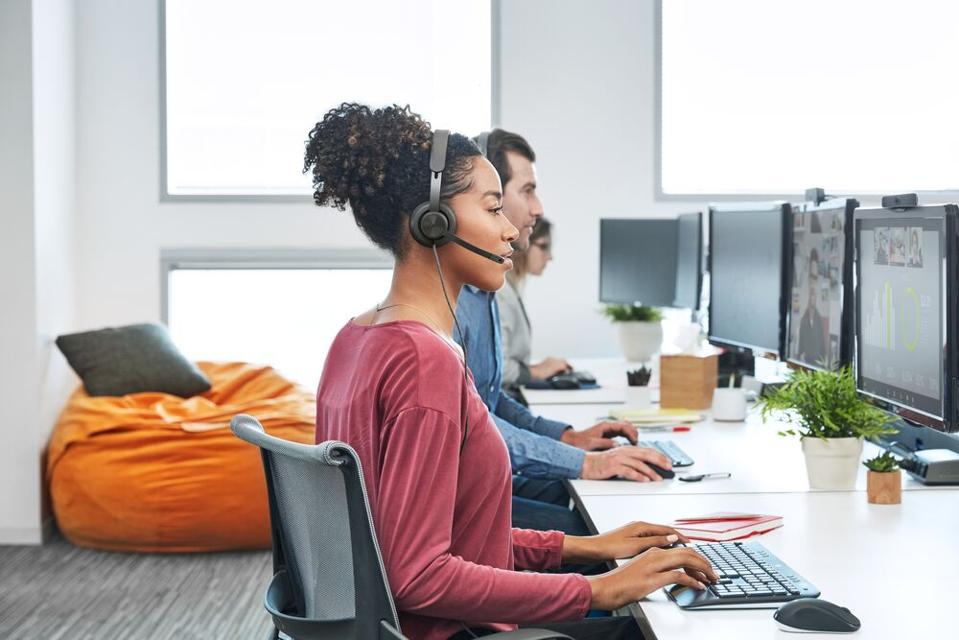 Logitech’s Zone Wired Headset Makes For Clearer Calls And Better ...