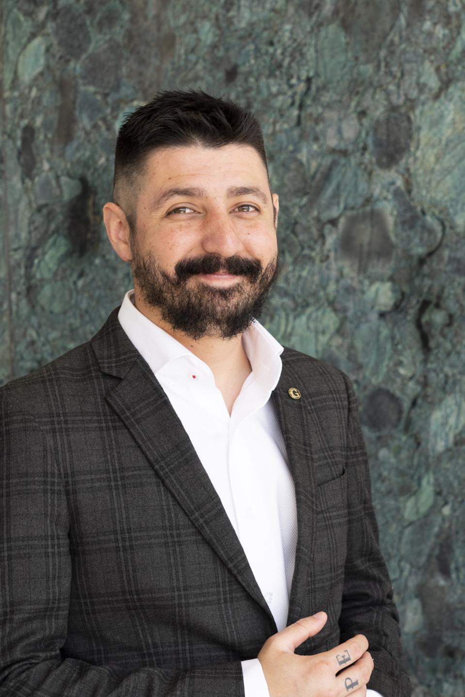 How To Build A Loyal Team: Rewiring The Hospitality Business With Dusty ...