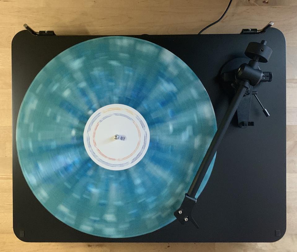 NAD C 558 Review: A Minimalist Turntable Designed To Slay Vibration And ...