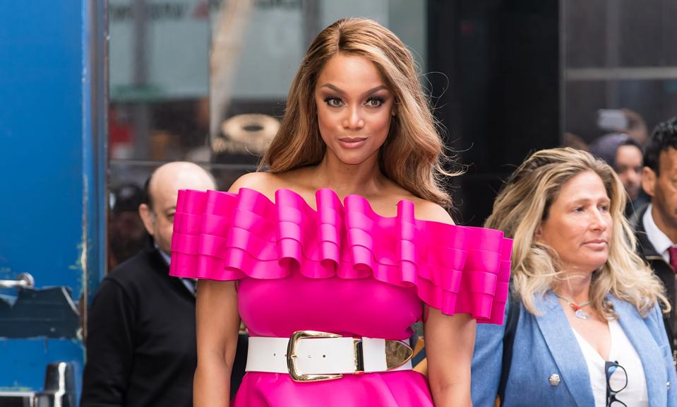 Tyra Banks ‘Apologizes’ After America’s Next Top Model Controversy ...