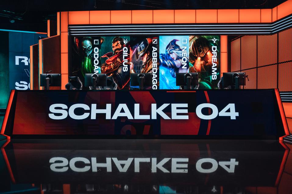 FC Schalke 04 Complete Miracle Run To Qualify For LEC Playoffs