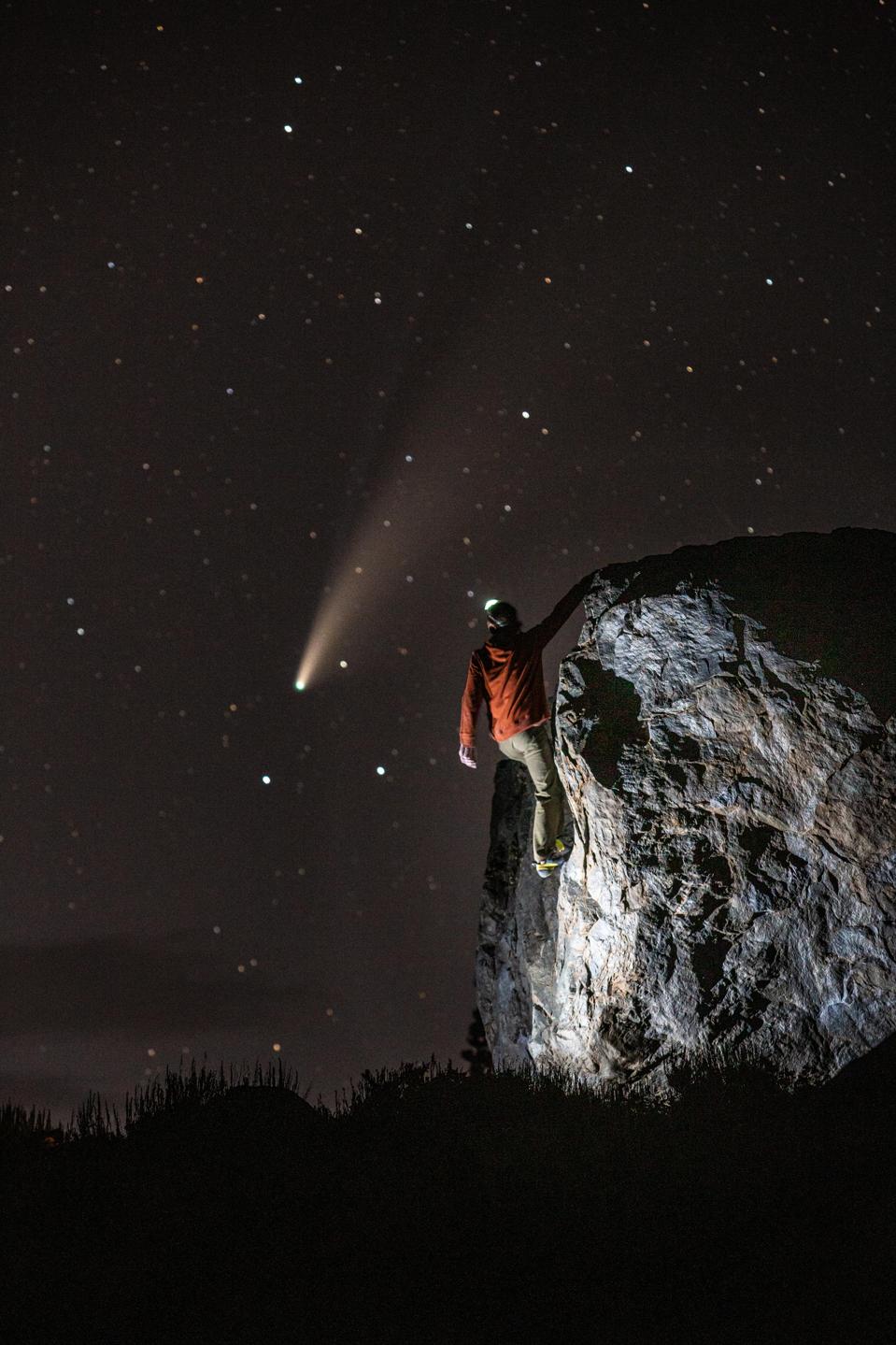 How To Photograph This Summer's Comets, Meteor Showers And Full Moons