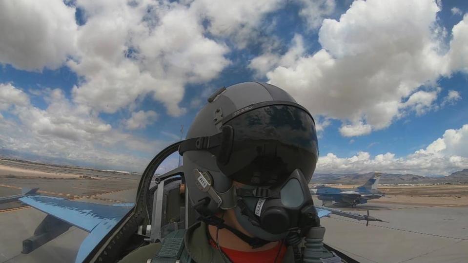An Air Force Pilot Will Battle AI In A Virtual F-16 Dogfight Next Week ...