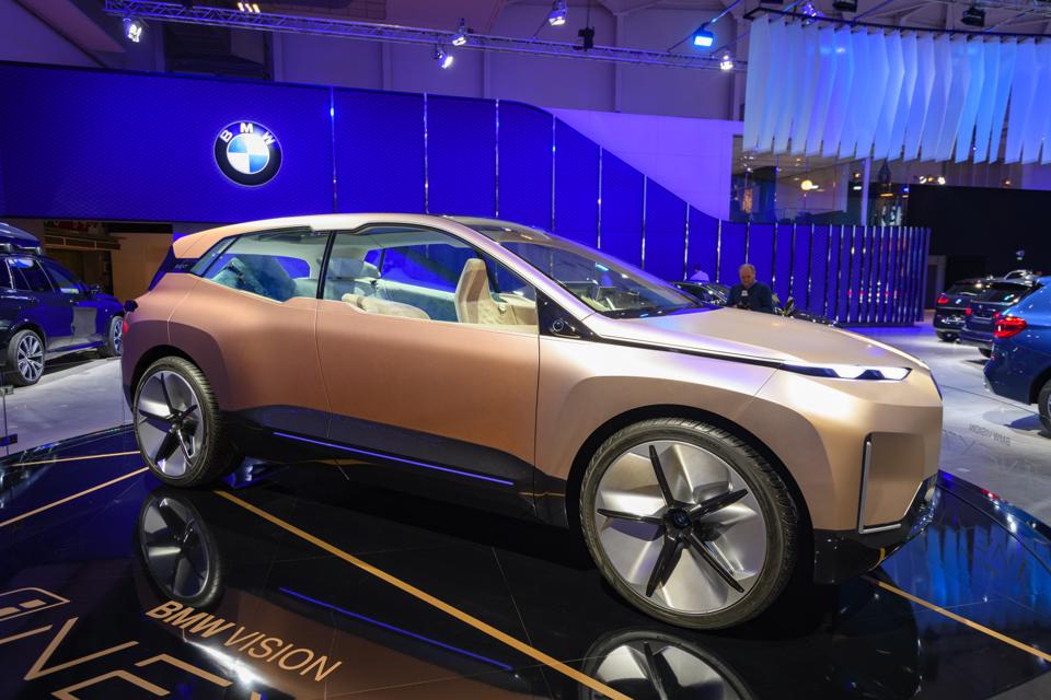 BMW 50% Electrification Target For 2030 Is Ambitious, But Is It Achievable?